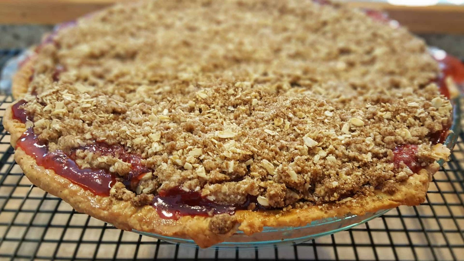 deep dish strawberry rhubarb pie with streusel tOpping - Sugar Booger ...